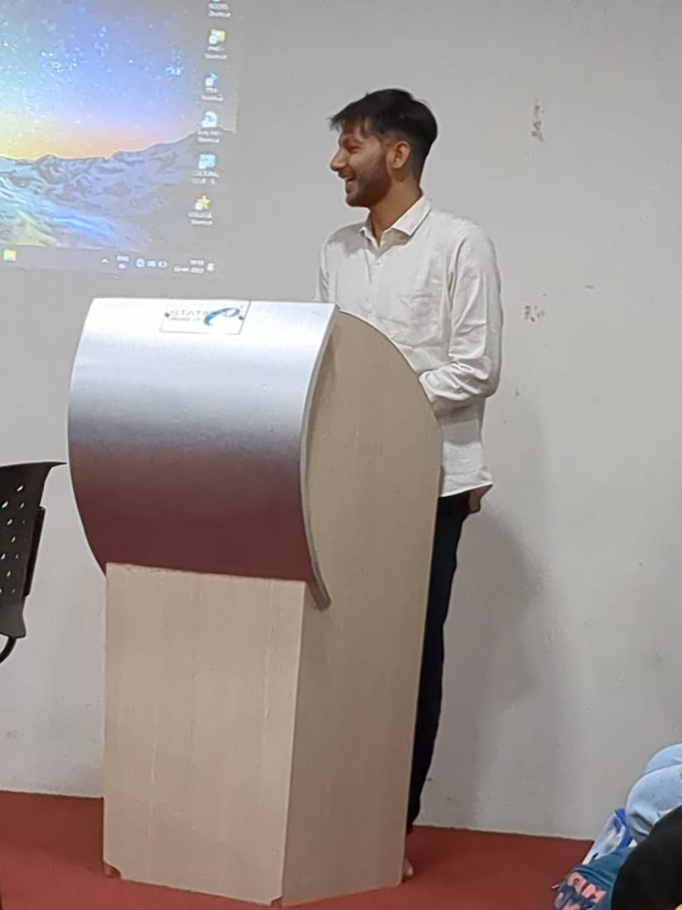 Non-verbal communication: Power of communicating without words ...